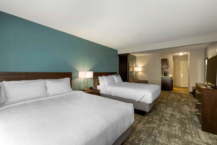 Surestay Plus Hotel By Best Western Watertown - Watertown, SD