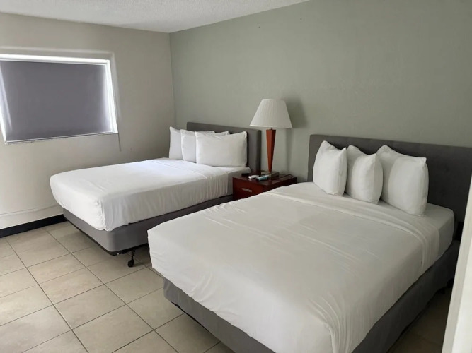 Clearwater Beach Hotel Suites - Clearwater Beach, FL