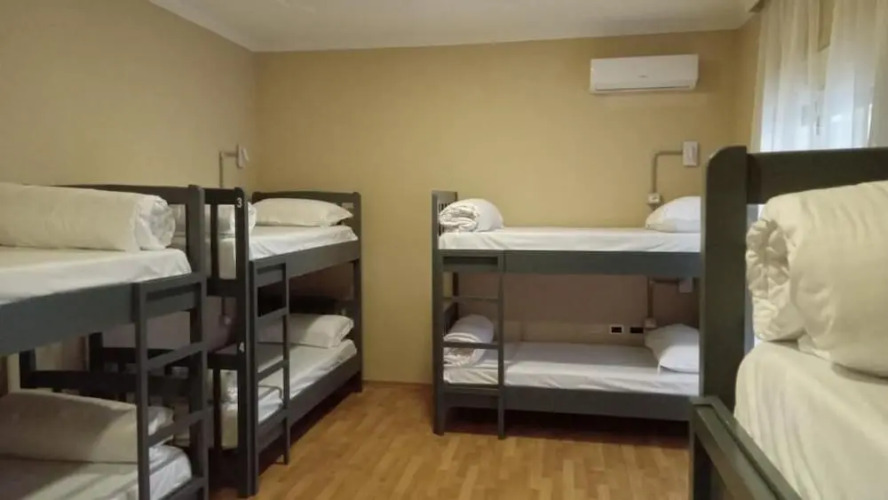 Mandarine Hostel - Tirana
