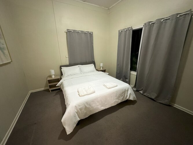 Cottage Charm With Nearby Shopping - Grafton