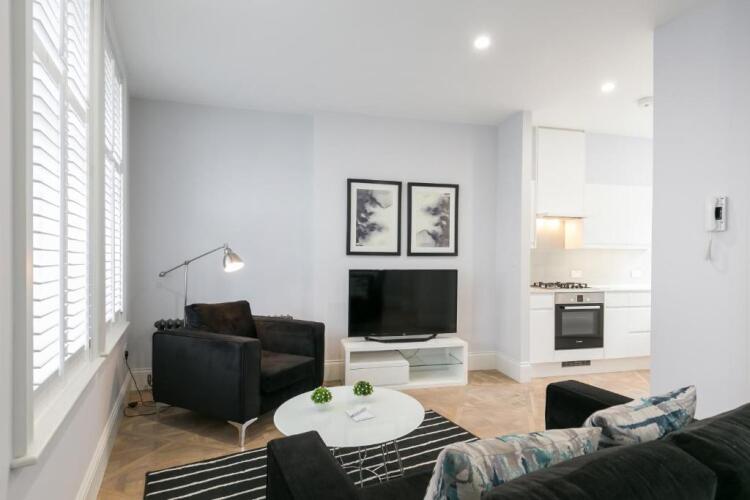 Urban Chic - Shaftesbury - London