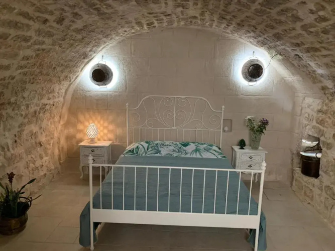 Fiori Catene Tra Le Torri - Conversano