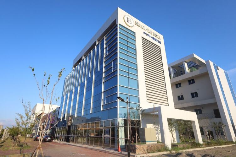 Browndot Busan Newport Signature - Busan