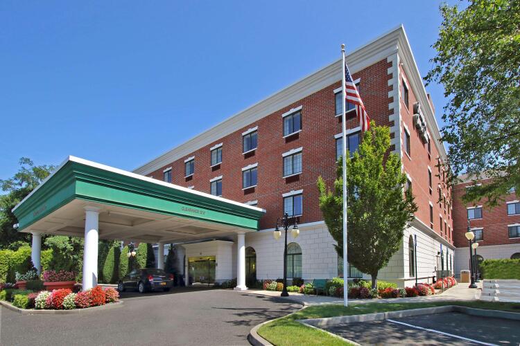 Hampton Inn & Suites Rockville Centre - Garden City, NY