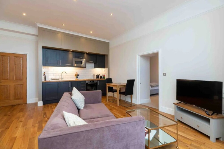 No.4 The Warwick - Banbury