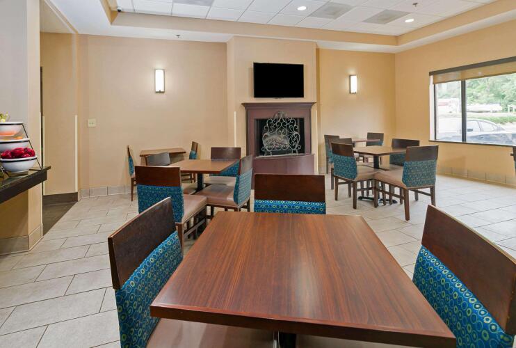 Comfort Inn & Suites Augusta West Near Fort Eisenhower - Augusta, GA