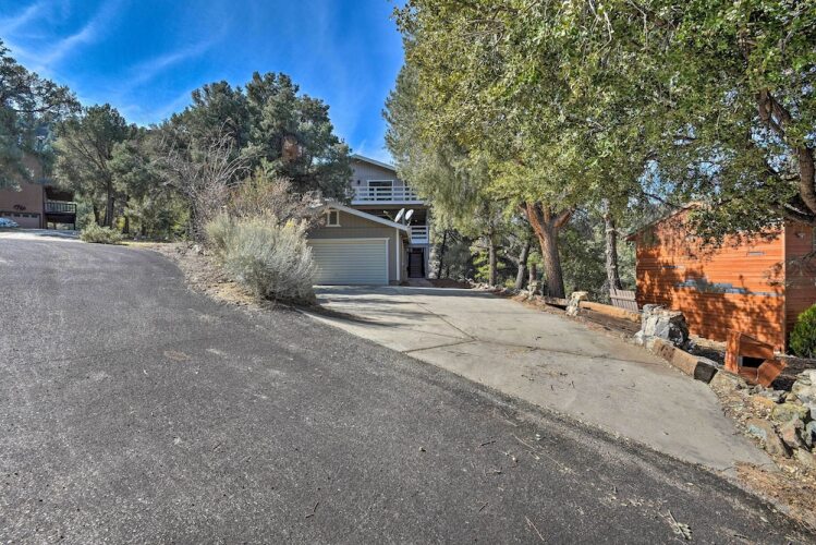 Luxe Escape W/ Decks, Mtn Views, Game Room! - Pine Mountain Club, CA