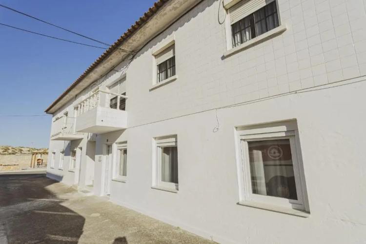Best Houses 07 - Village House In Front Of The Beach - Peniche