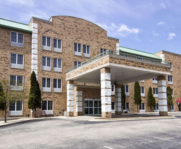 Comfort Inn & Suites Grafton - Cedarburg - Port Washington, WI