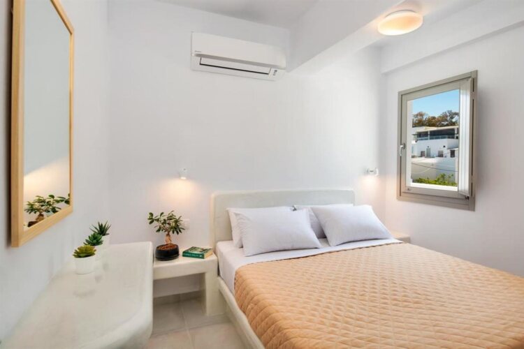 Olive Tree Suites - Santorini