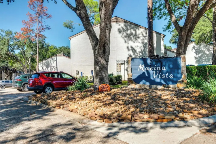 Walk To Pool & Lake Conroe: Condo In Montgomery! - Conroe, TX