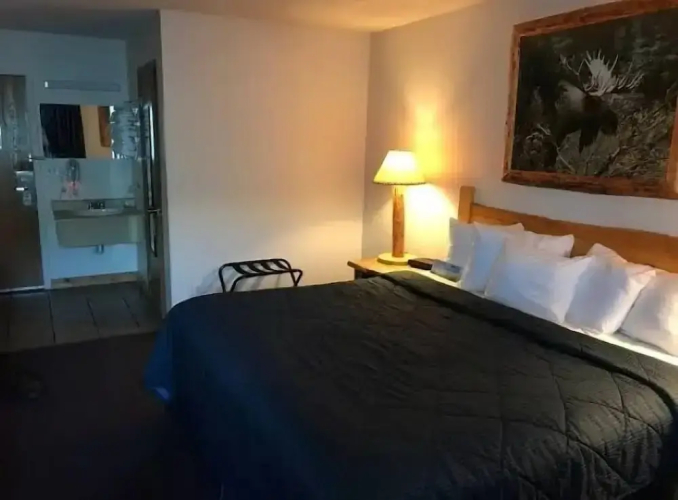Sandpoint Inn - Sandpoint, ID