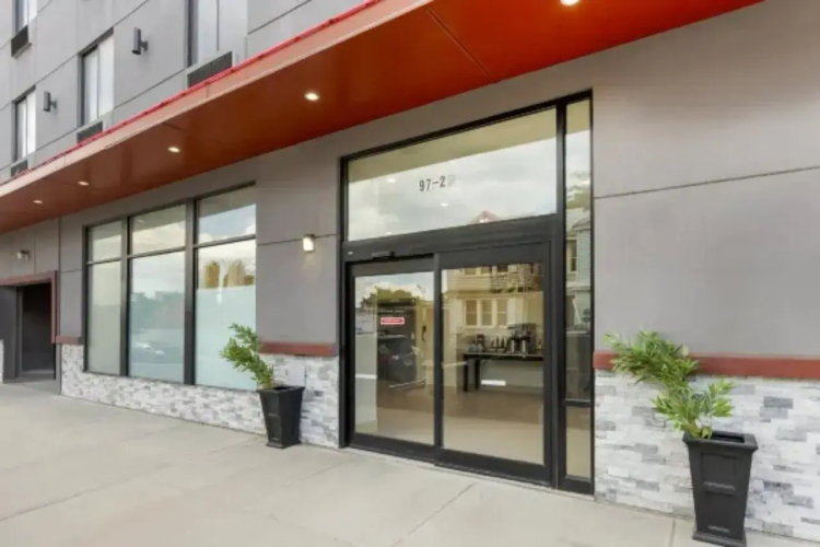 Red Roof Inn Plus+ Jamaica, Ny – Jfk Airport - Port Washington, NY