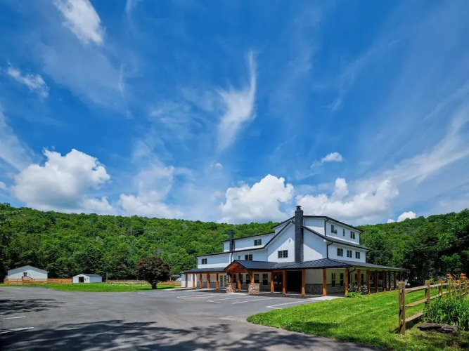 Saddleview Bed & Breakfast - Pocono Mountains, PA