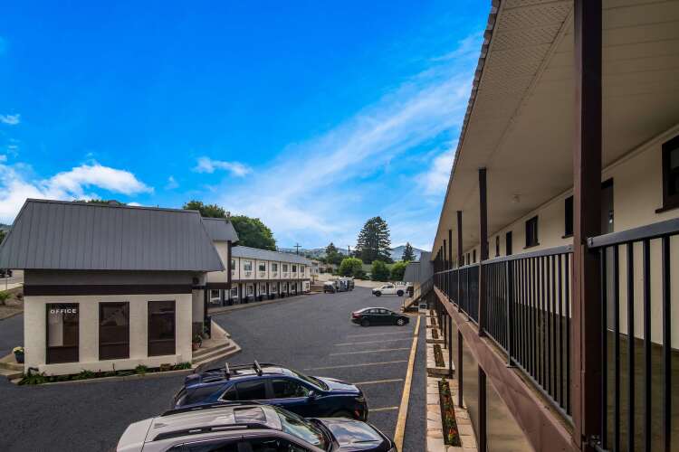 Canadas Best Value Inn & Suites Kamloops - Kamloops