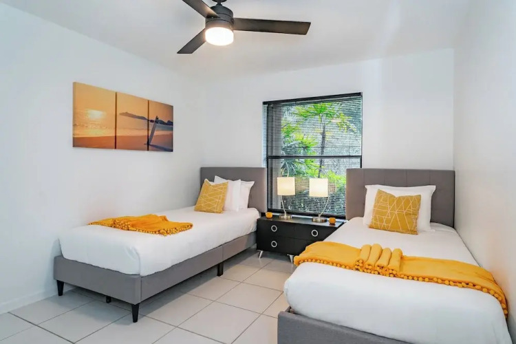 Foxstays Private Resort - Sunrise, FL