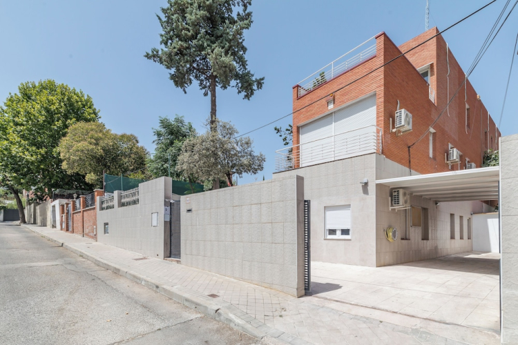 Ayz Joaquín Pol - Auto Check-in Property - Madrid