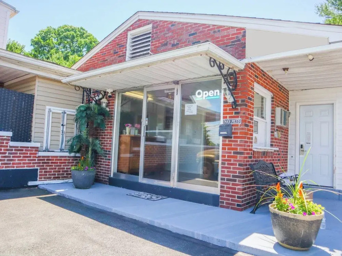 The Lancaster Motel By Oyo Ronks Near Paradise - Strasburg, PA