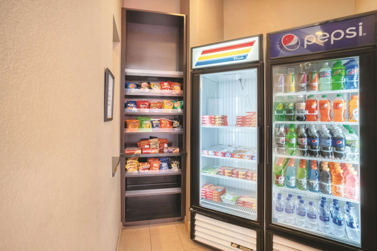 La Quinta Inn & Suites By Wyndham Verona - Verona, NY