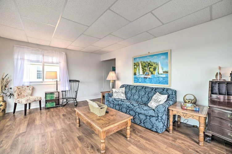 Walkable St Ignace Condo W/ Lake Huron Views - St. Ignace, MI