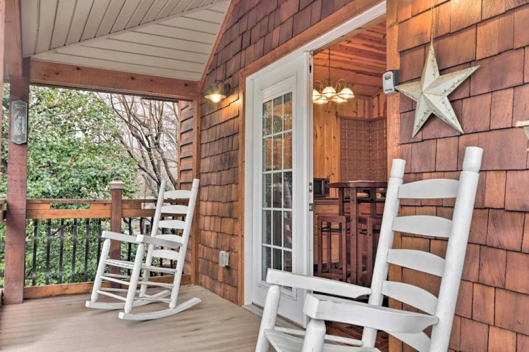 'The Boat House' Creekside Escape In Hot Springs! - Hot Springs, NC