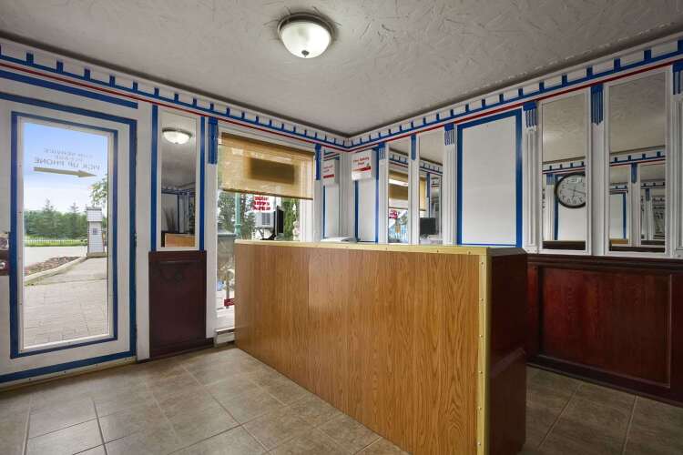 Knights Inn Lindsay - Lindsay