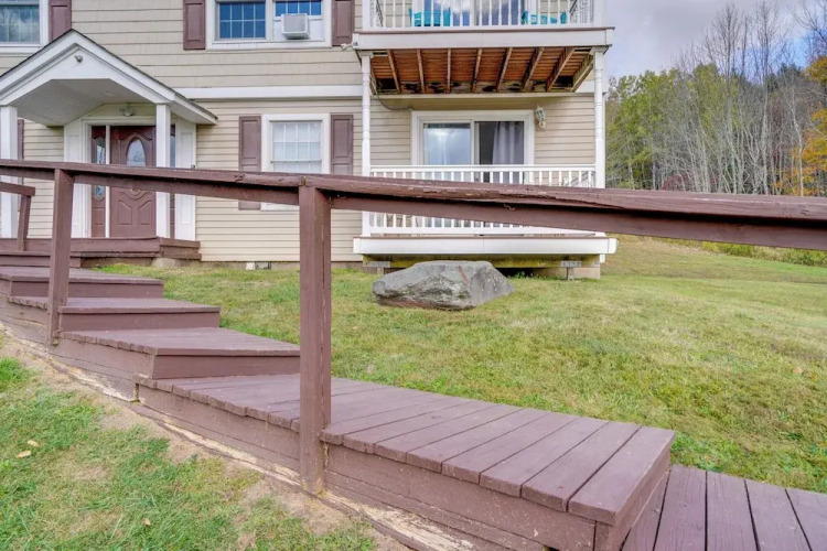 Peaceful Catskills Condo W/ Deck + Mountain View! - Windham, NY