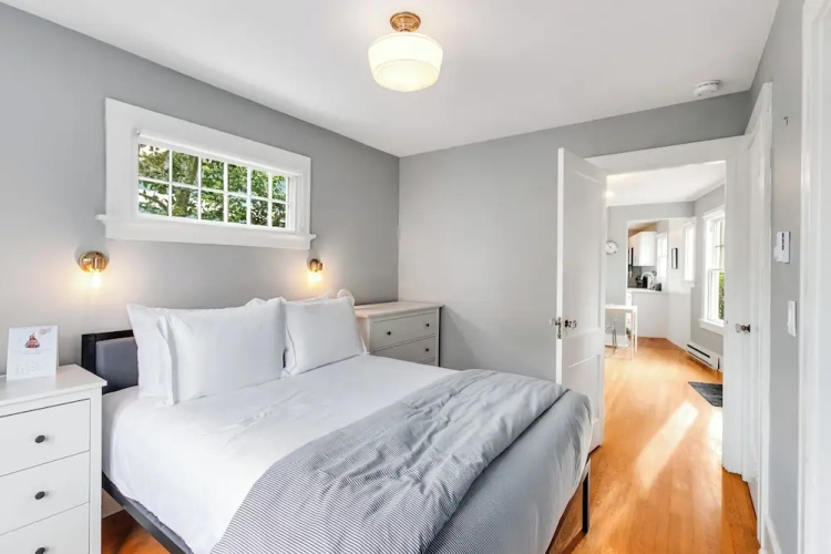 Montlake Hideaway In Spite House - Bellevue, WA