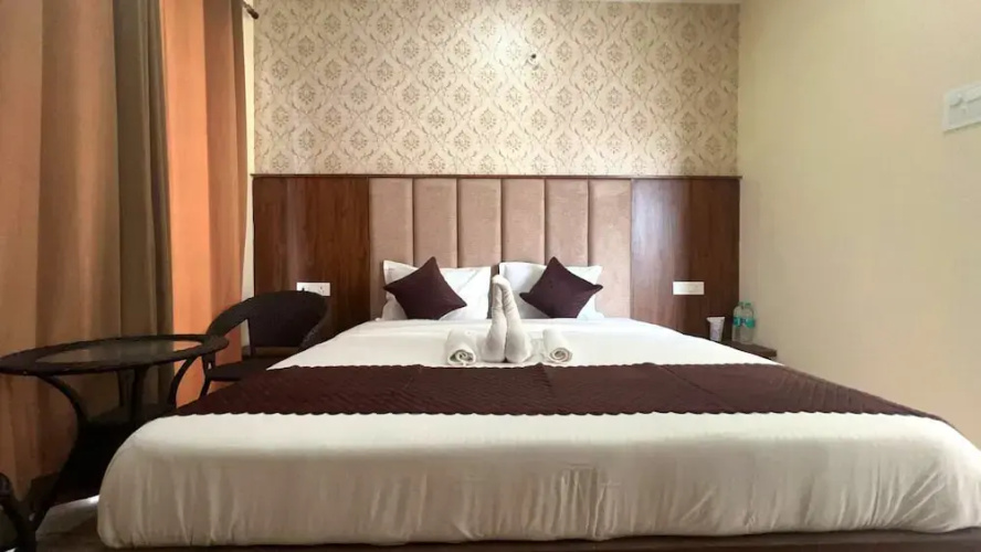 Aries Inn - 데라둔