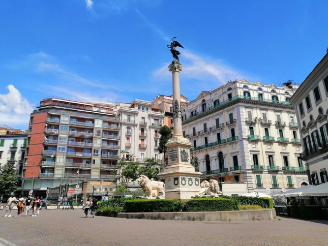 Vivaldo Suite - Piazza Dei Martiri - Nápoles