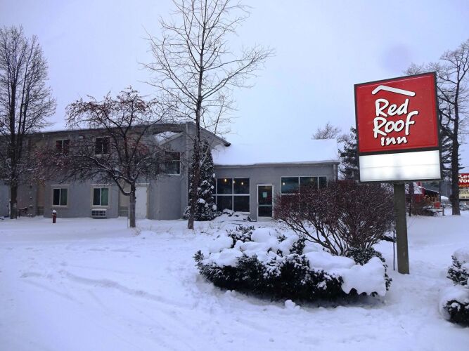 Seasons Inn Traverse City - Elk Rapids, MI
