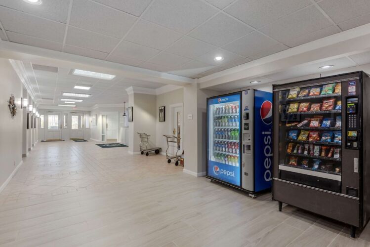 Quality Inn & Suites New Hartford - Utica - Utica, NY