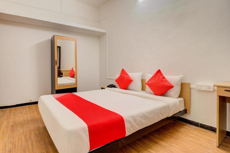 Oyo 77230 Saubhagya Inn - Nashik