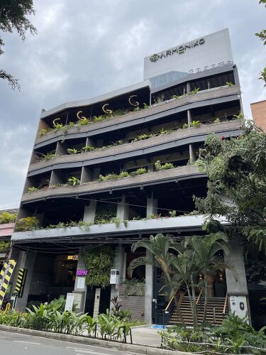 Living By Armoniko - Medellín