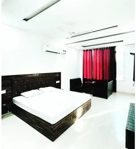 Town House Cafe And Hotel - Kurukshetra