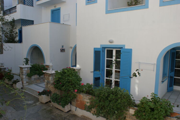 Mike's Studios - Naxos