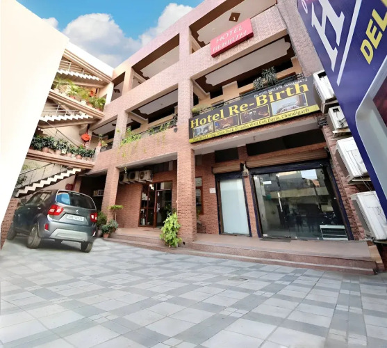 Hotel Rebirth - Chandigarh