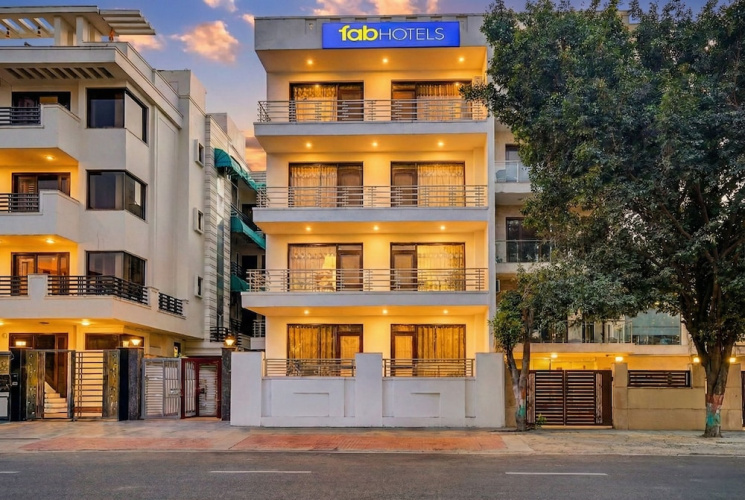Fabhotel Sarala Residency - Faridabad