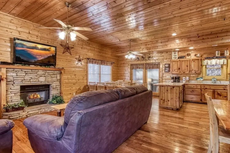 Er305- Bear Right Inn- Great Location- Close To Town 9 Bedroom Cabin By Redawning - Wears Valley, TN