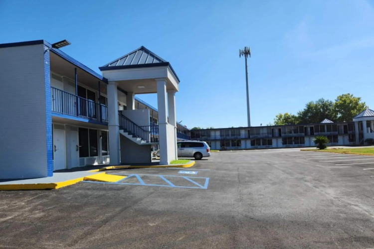 Baymont By Wyndham Lafayette - Lafayette, LA