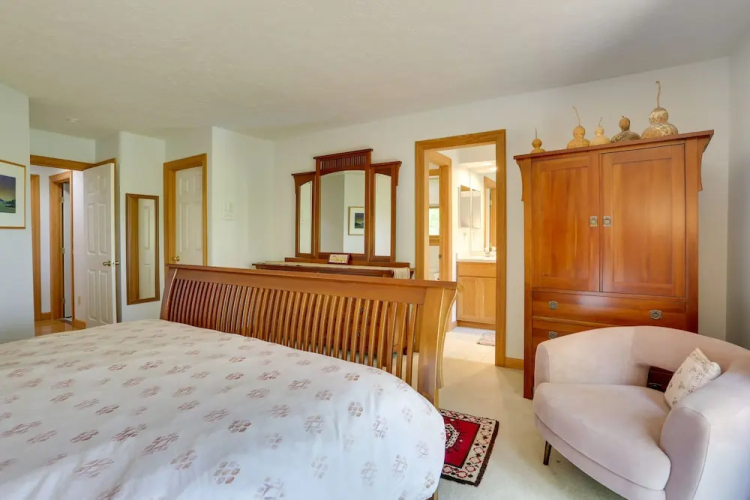 < 1 Mi To Camelback Resort: Home W/ Pool Table! - Mount Pocono, PA