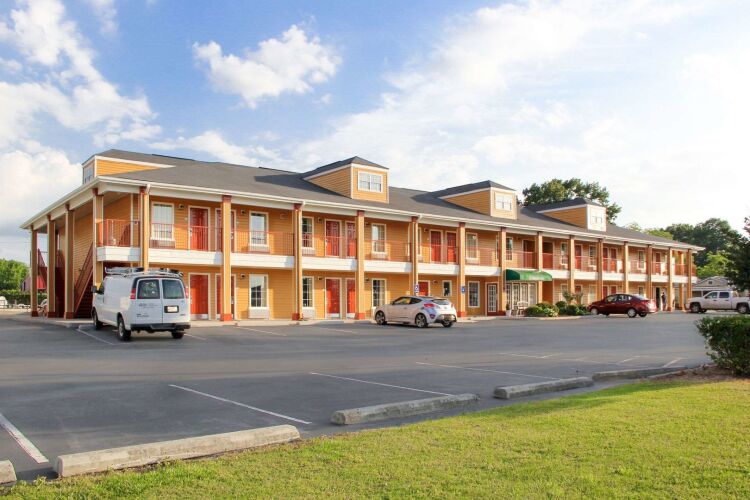 Quality Inn - Guntersville, AL