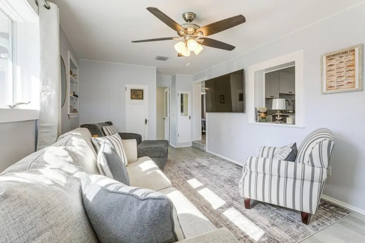 Boat Dock & Yard: Waterfront Okeechobee Retreat - Caribbean