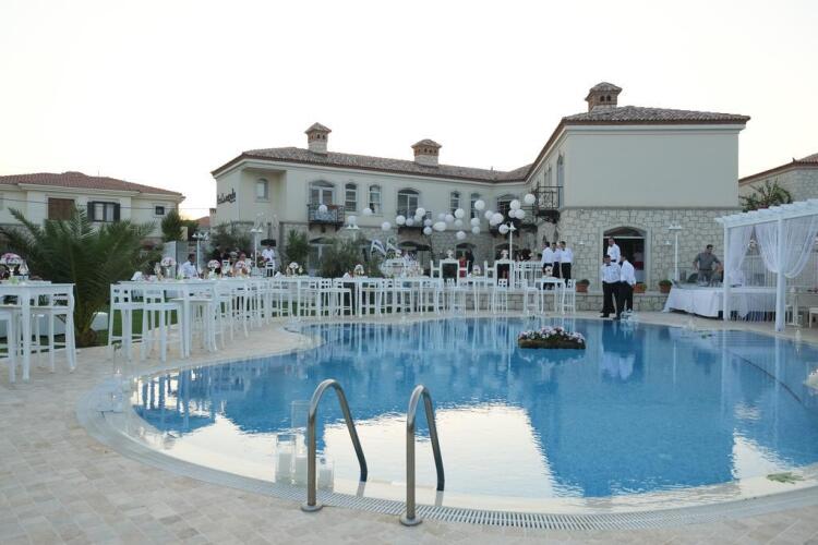Triangulo Hotel - Çeşme