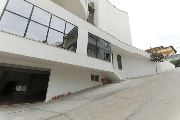 Hotel Gjuta - Tirana