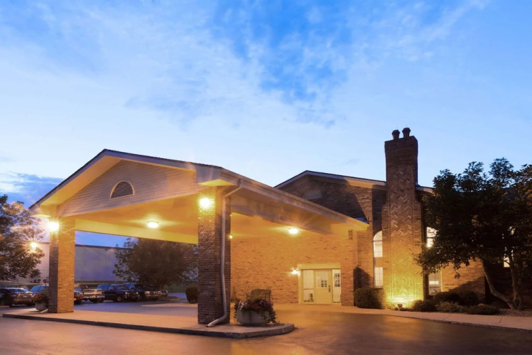 Super 8 Greenfield - Greenfield, IN