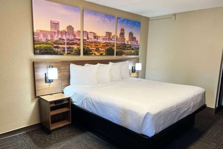 Days Inn By Wyndham Monroe Nc - Monroe, NC