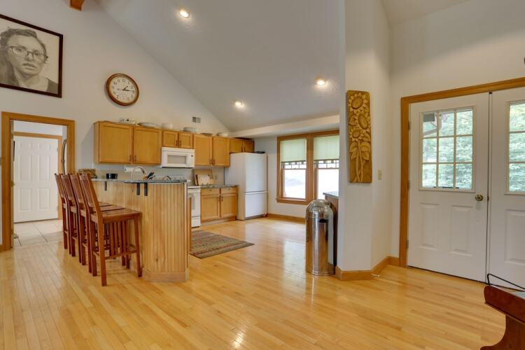 < 1 Mi To Camelback Resort: Home W/ Pool Table! - Mount Pocono, PA