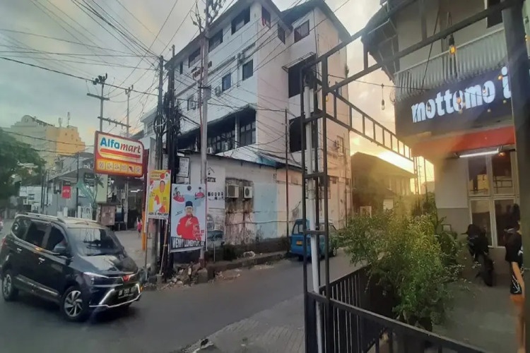 Oyo 93168 Permata Ria Hotel - Manado