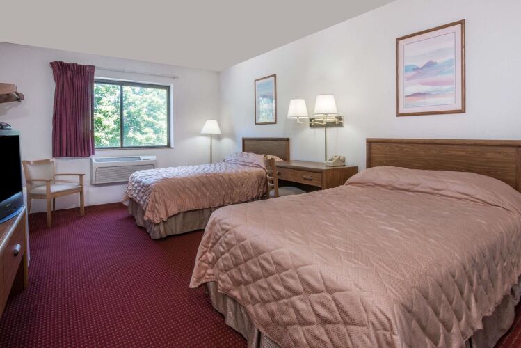 Super 8 Groton Foxwood - Fishers Island, NY
